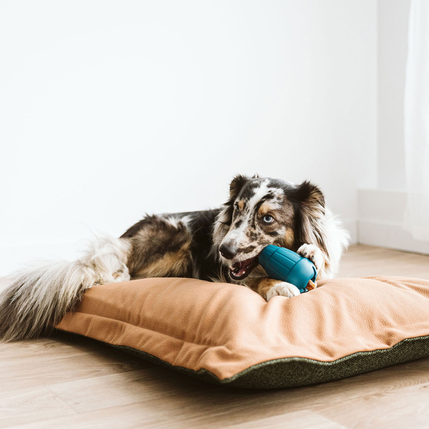 Coussin nuage réversible en faux cuir